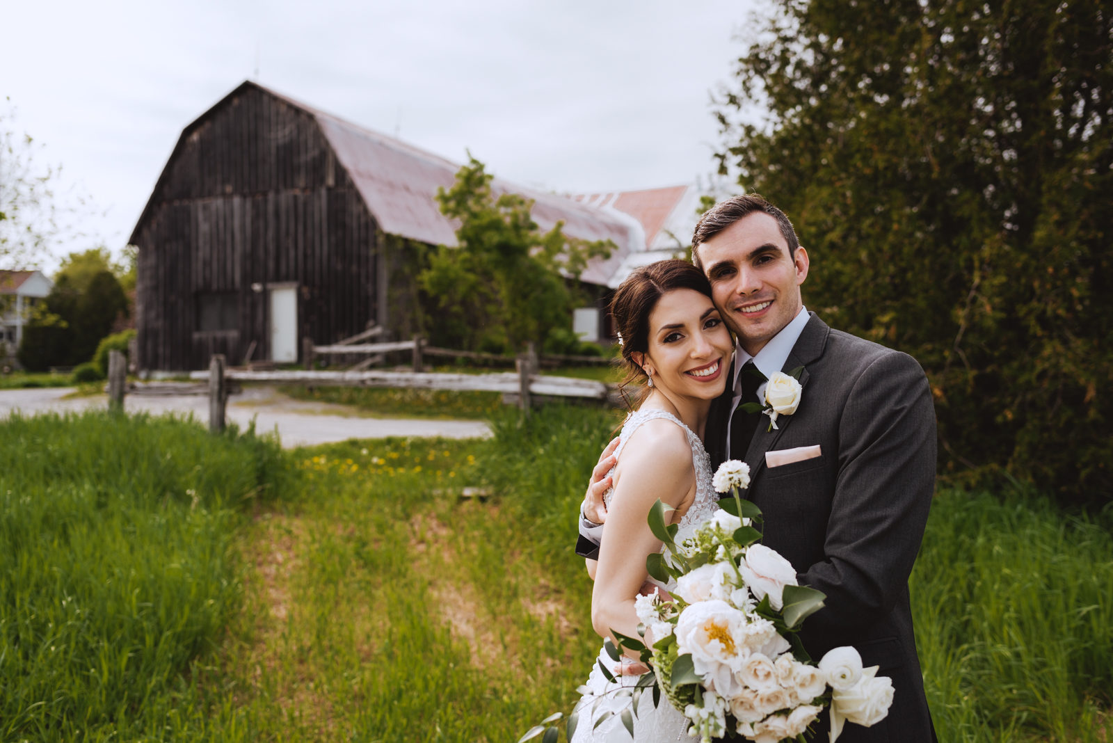 Strathmere Lodge summer wedding in Ottawa: Stephanie and Kyle